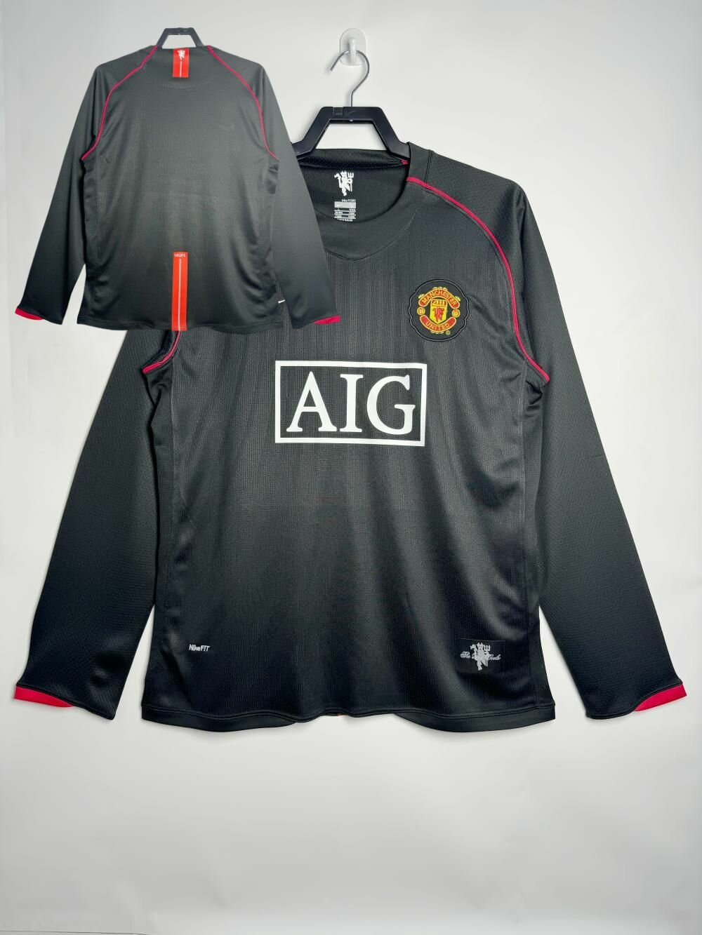 Ретро: Форма футбольная 2007-08 Манчестер Юнайтед в гостях с длинными черными рукавами