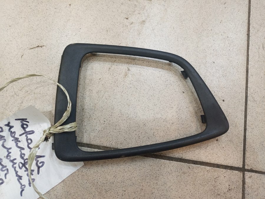 Накладка консоли КПП от Toyota Corolla E180 2012-2019