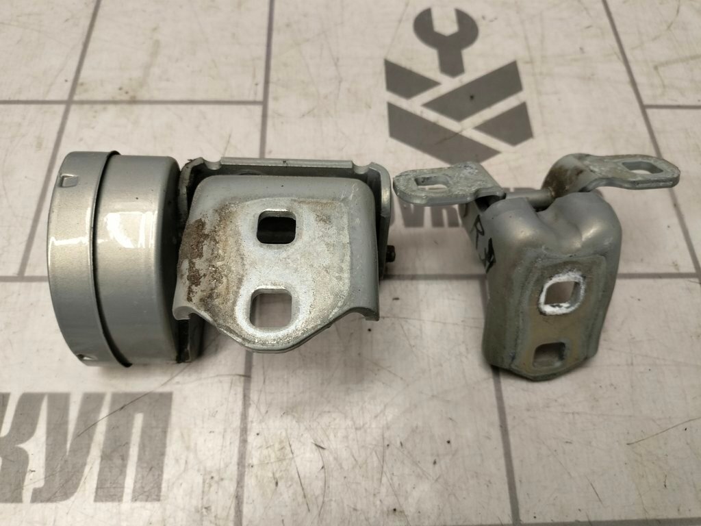 Петля двери Renault Megane 2 02-09