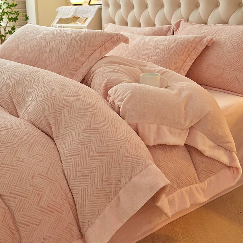 Helani Home Textiles Молочный бархат Комплект из четырех предметов 2025 Новый зимний двусторонний утолщенный трехмерный