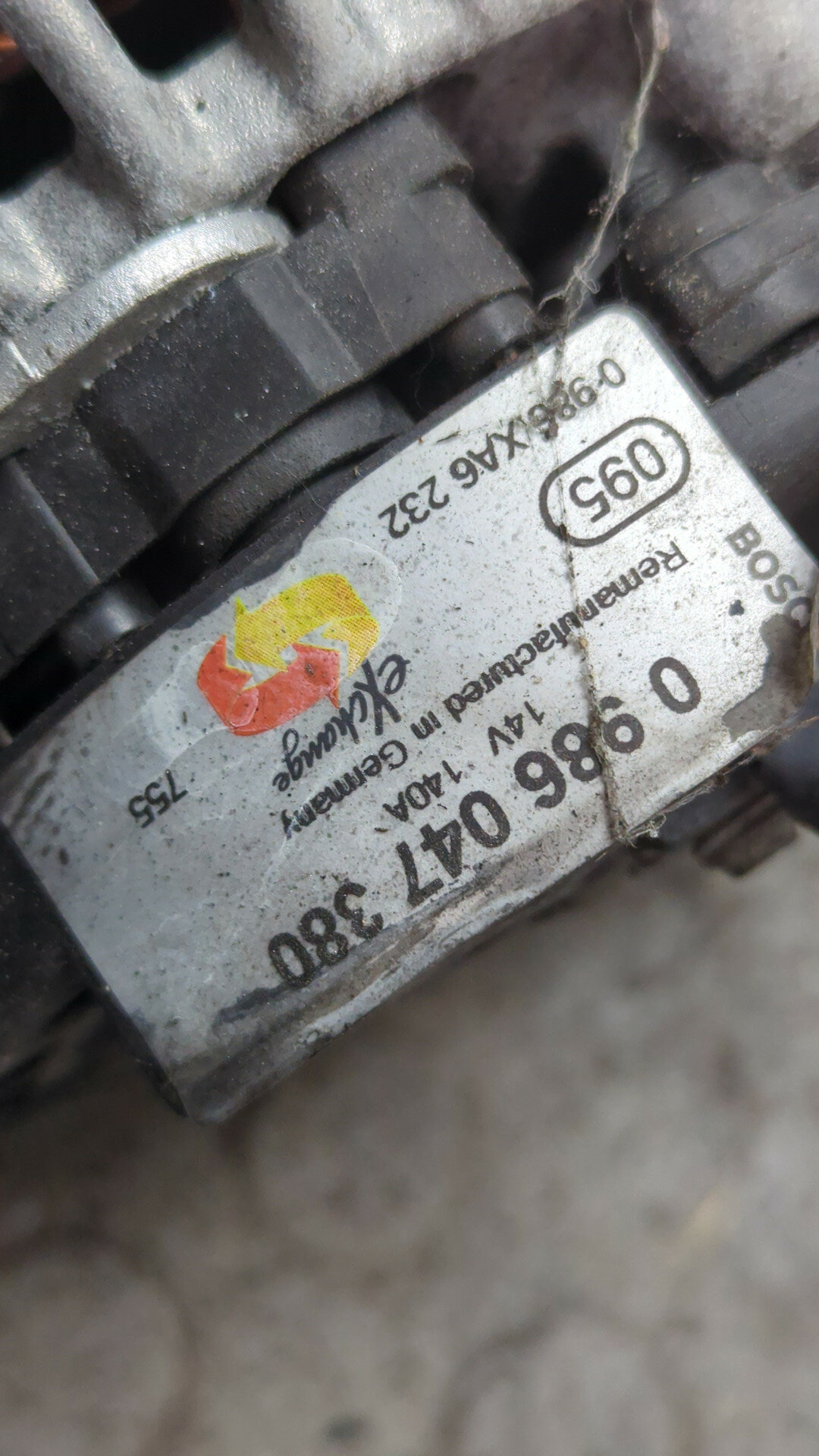 Генератор Volvo V70 Б/У — фото 1