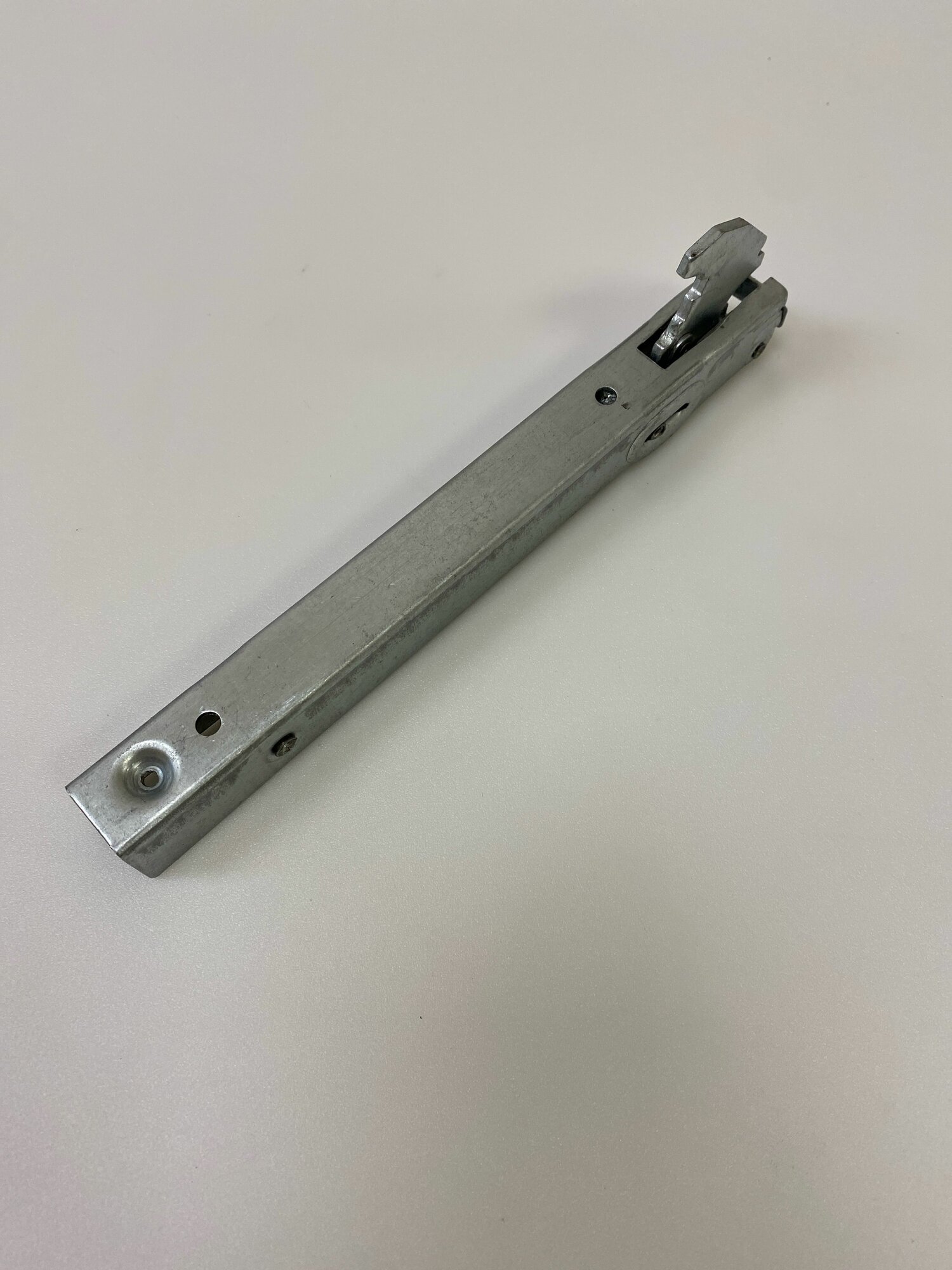 Петля , для газовой плиты Flama RG24038-W