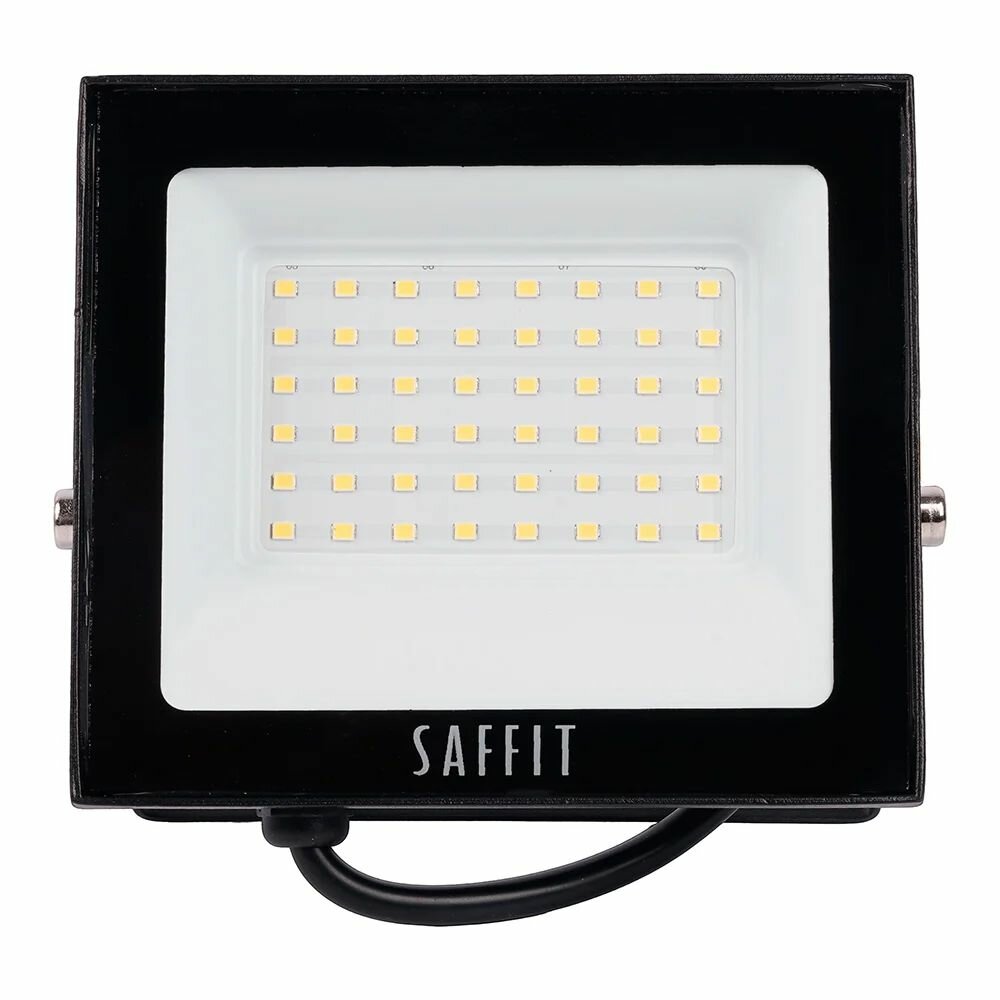 Светодиодный прожектор SAFFIT SFL90-50 2835SMD, 50W 6400K AC220V/50Hz IP65, черный в компактном корпусе 55066