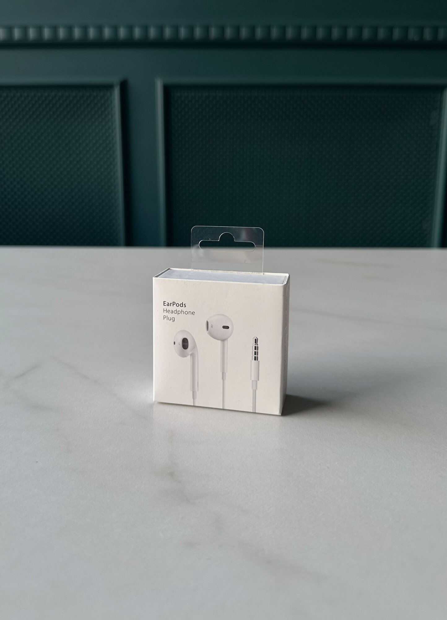 Проводные наушники EarPods с разъёмом Mini Jack 3.5 mm (MWU253ZM/A), для iPhone и iPad, белые