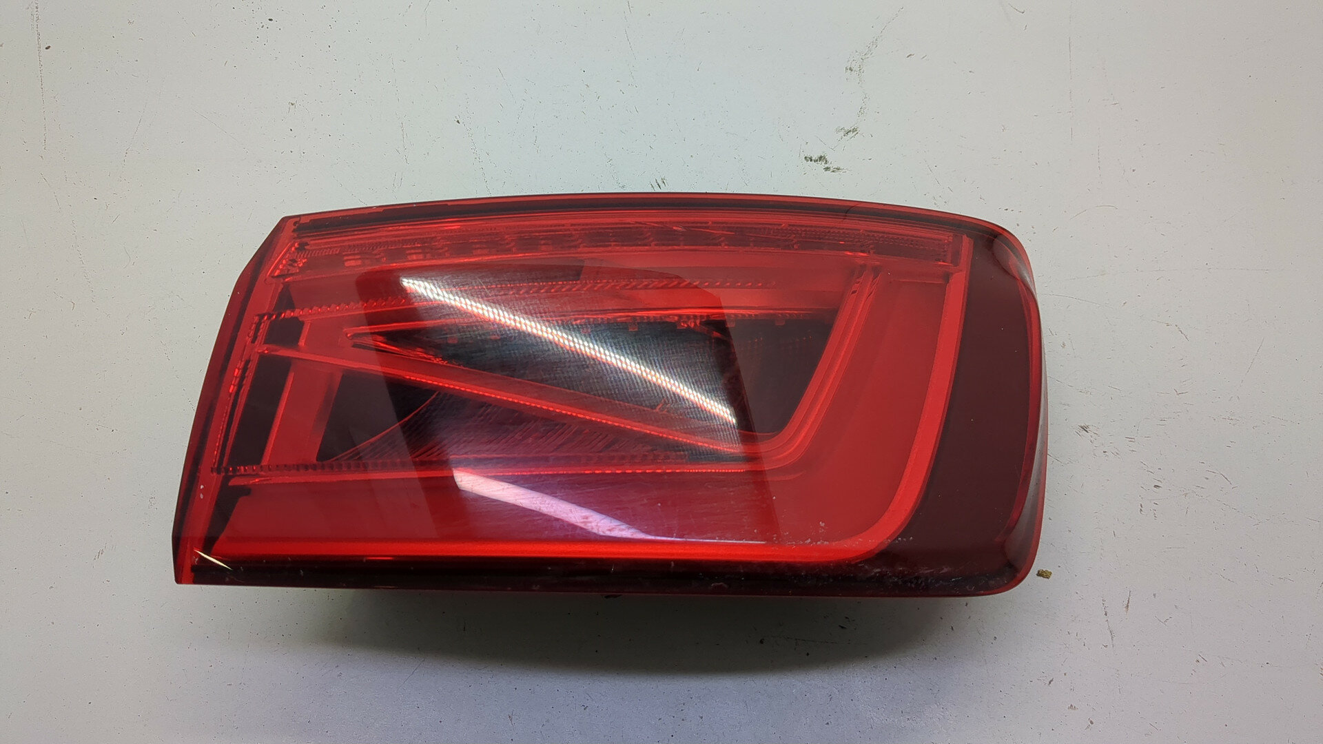 Фонарь (задний) правый Audi A3 (8V) Б/У