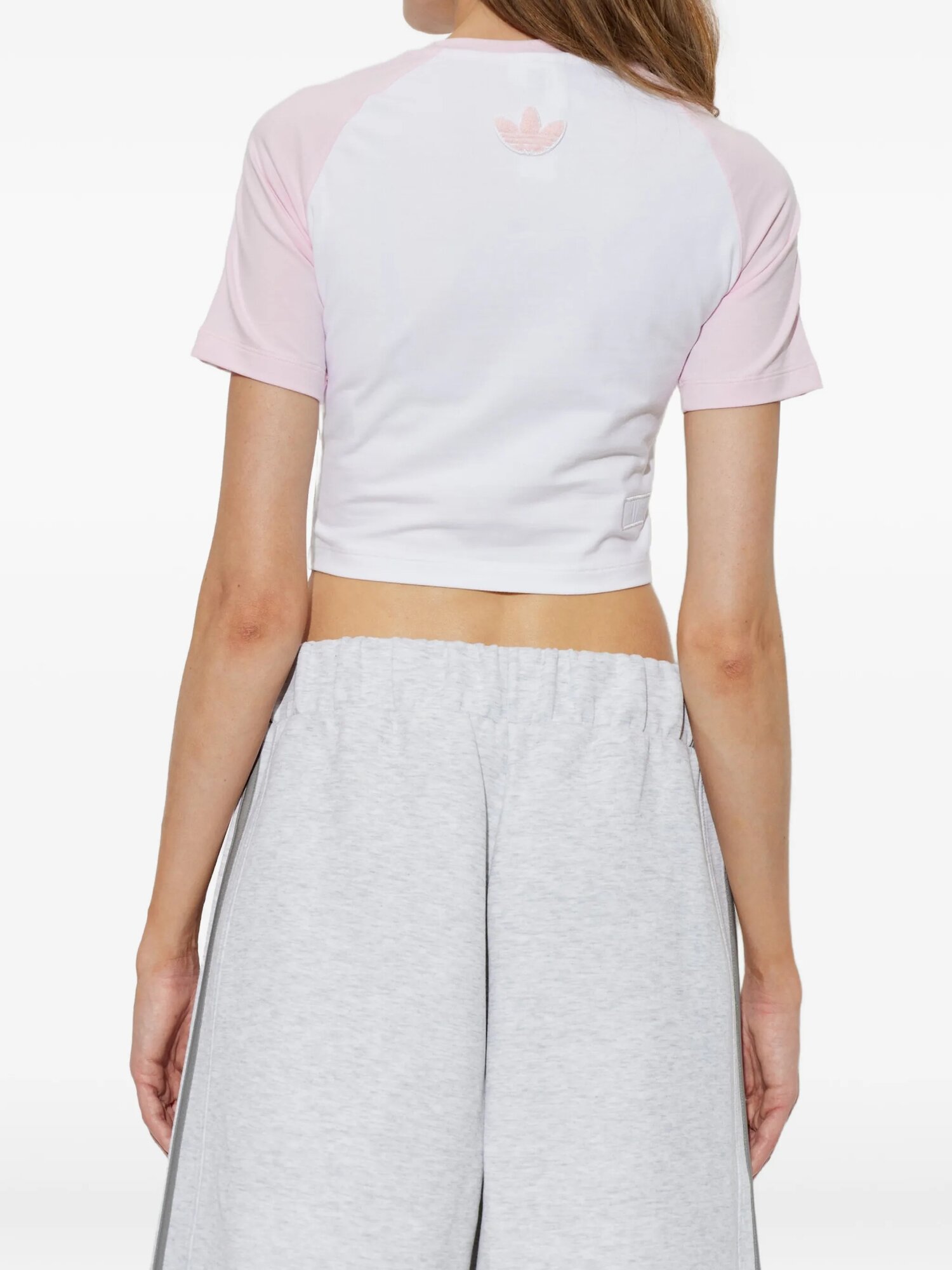 Футболка adidas Care Bears patch cropped T-shirt, размер 26 GER, бежевый/белый — фото 1