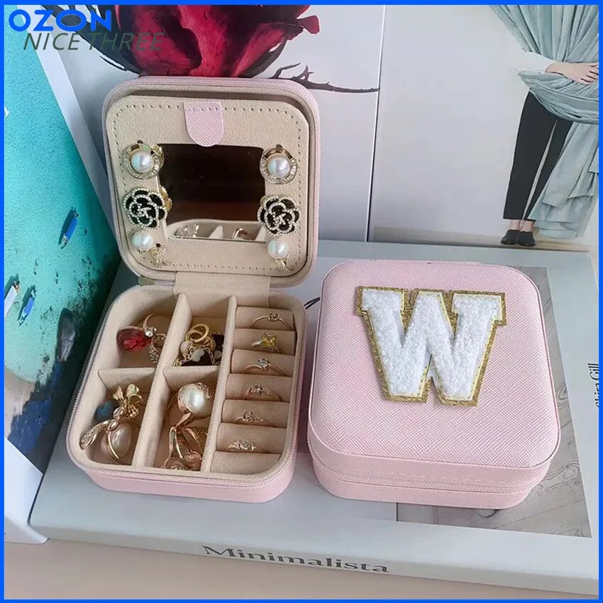 Шкатулка-сундук для украшений "W" из экокожи, розовая, 10x10x5 см, 1 шт