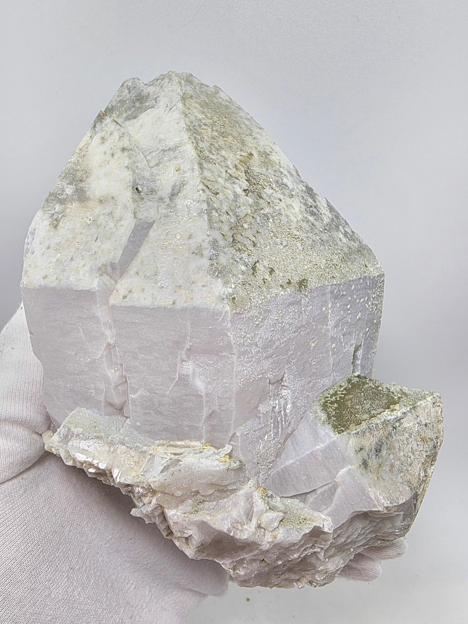 Аметистовый кварц кристалл 141 мм, 1168 г.