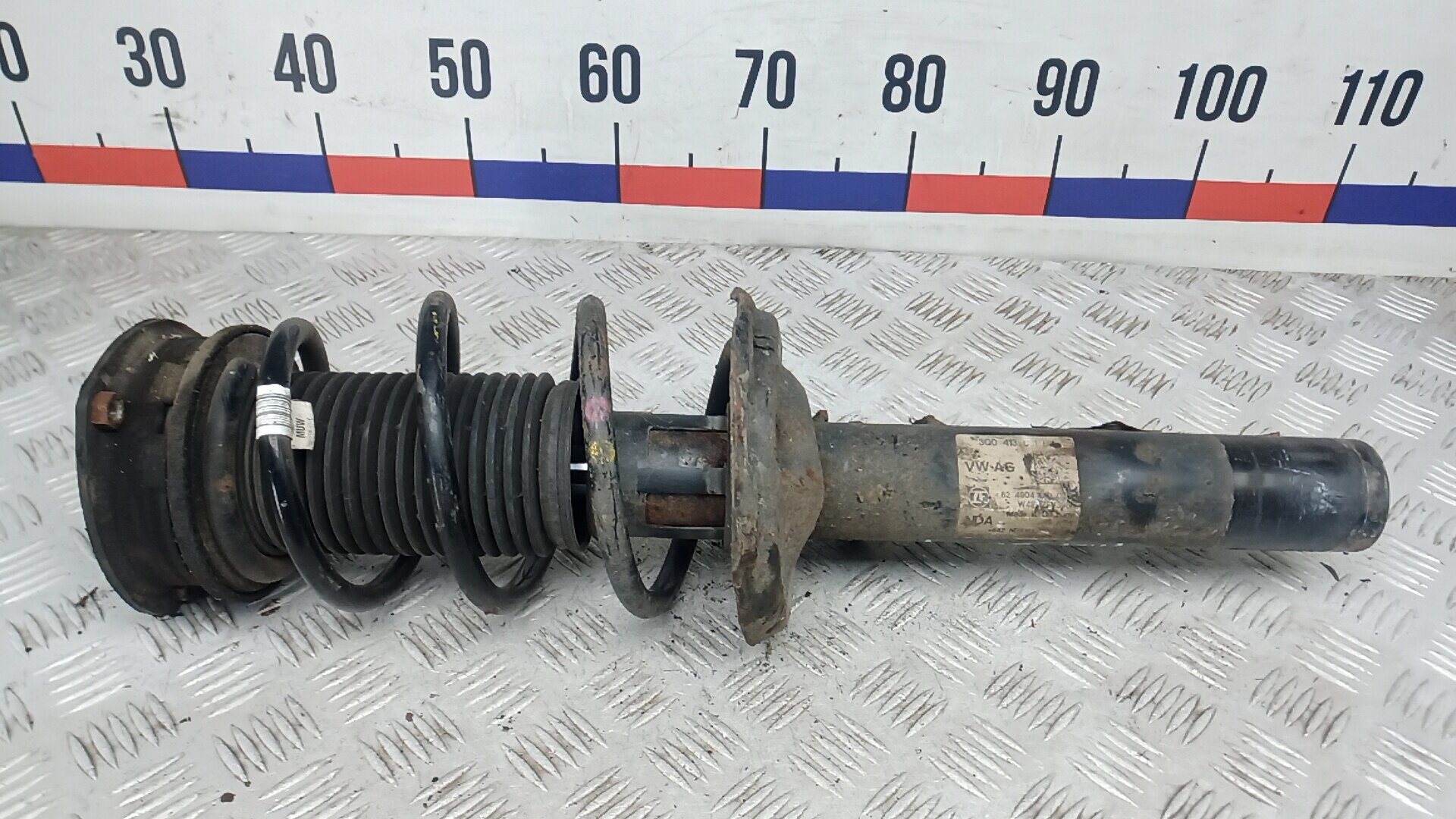 Стойка передняя правая VOLKSWAGEN PASSAT B8, Номер 3Q0413031BN, 5Q0411105CG, 5Q0412331C