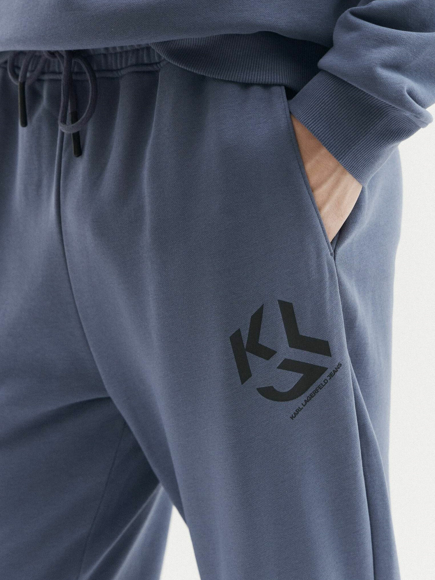 Брюки спортивные KARL LAGERFELD JEANS, размер XL, разноцветный — фото 1