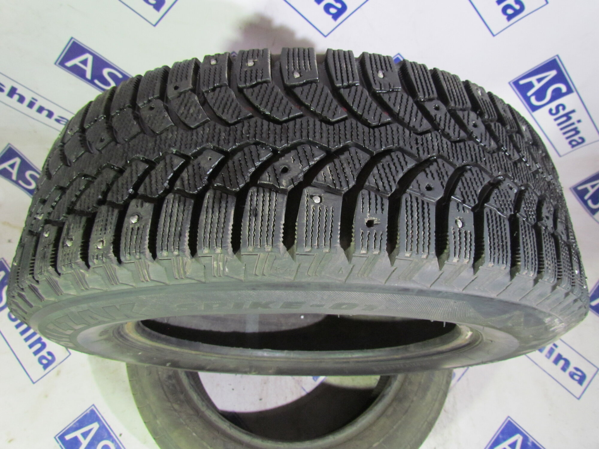 Bridgestone Blizzak Spike-01 195 65 R15 зимние шипованные БУ шины 5-10% износ , артикул 0007928