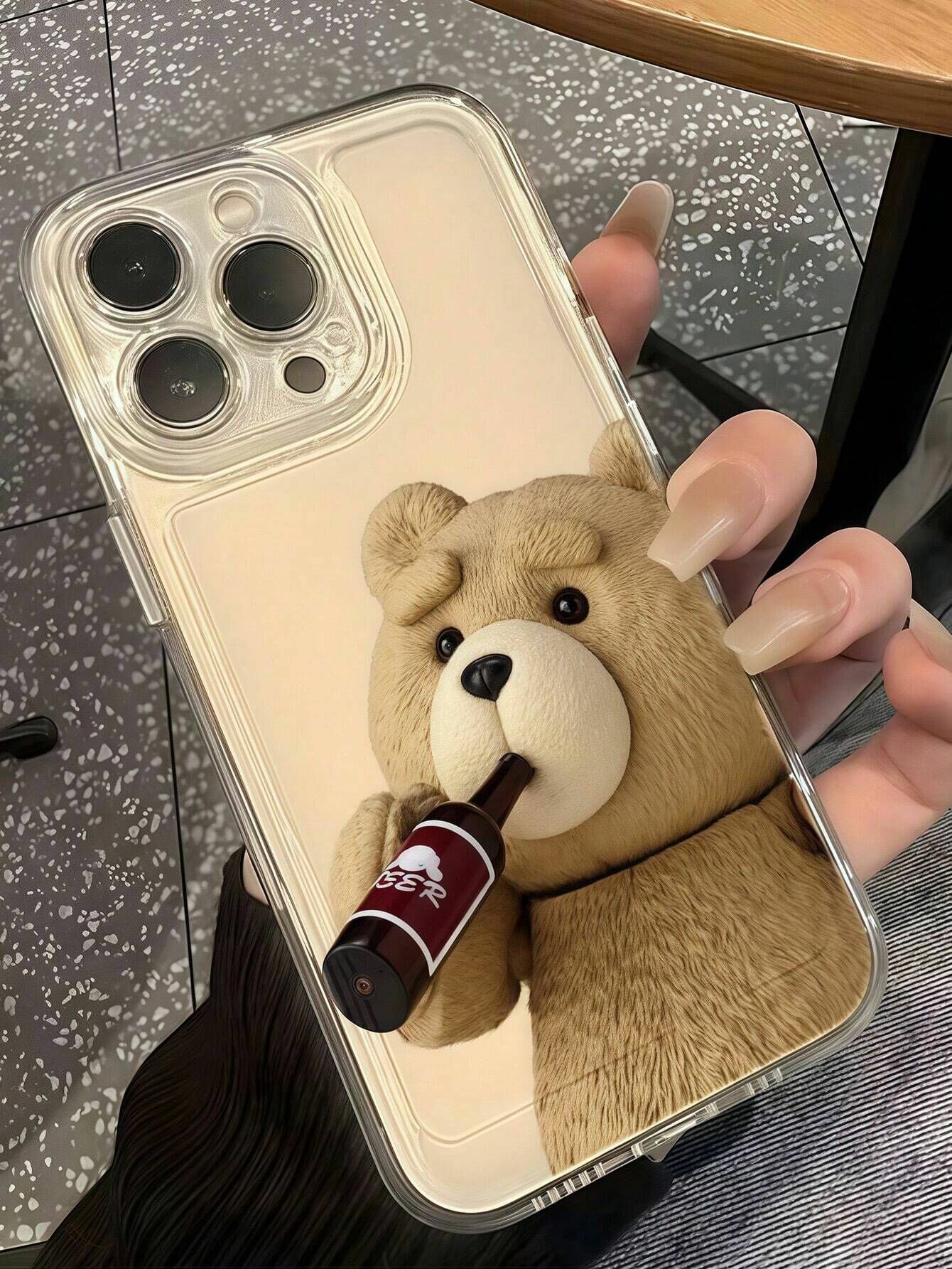Чехол на Айфон 11 / iPhone 11 Прозрачный с Медведь с напитком силиконовый удароПрочный