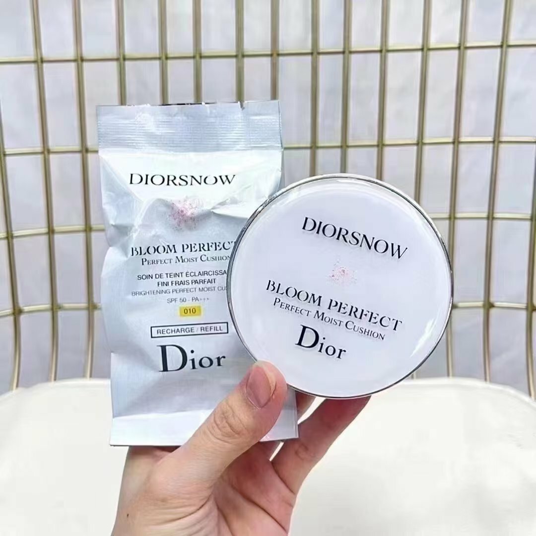 DIOR Dreamskin Moist & Perfect Cushion SPF 50 Солнцезащитный крем для лица PA+++, антивозрастной увлажняющий для возрастной кожи