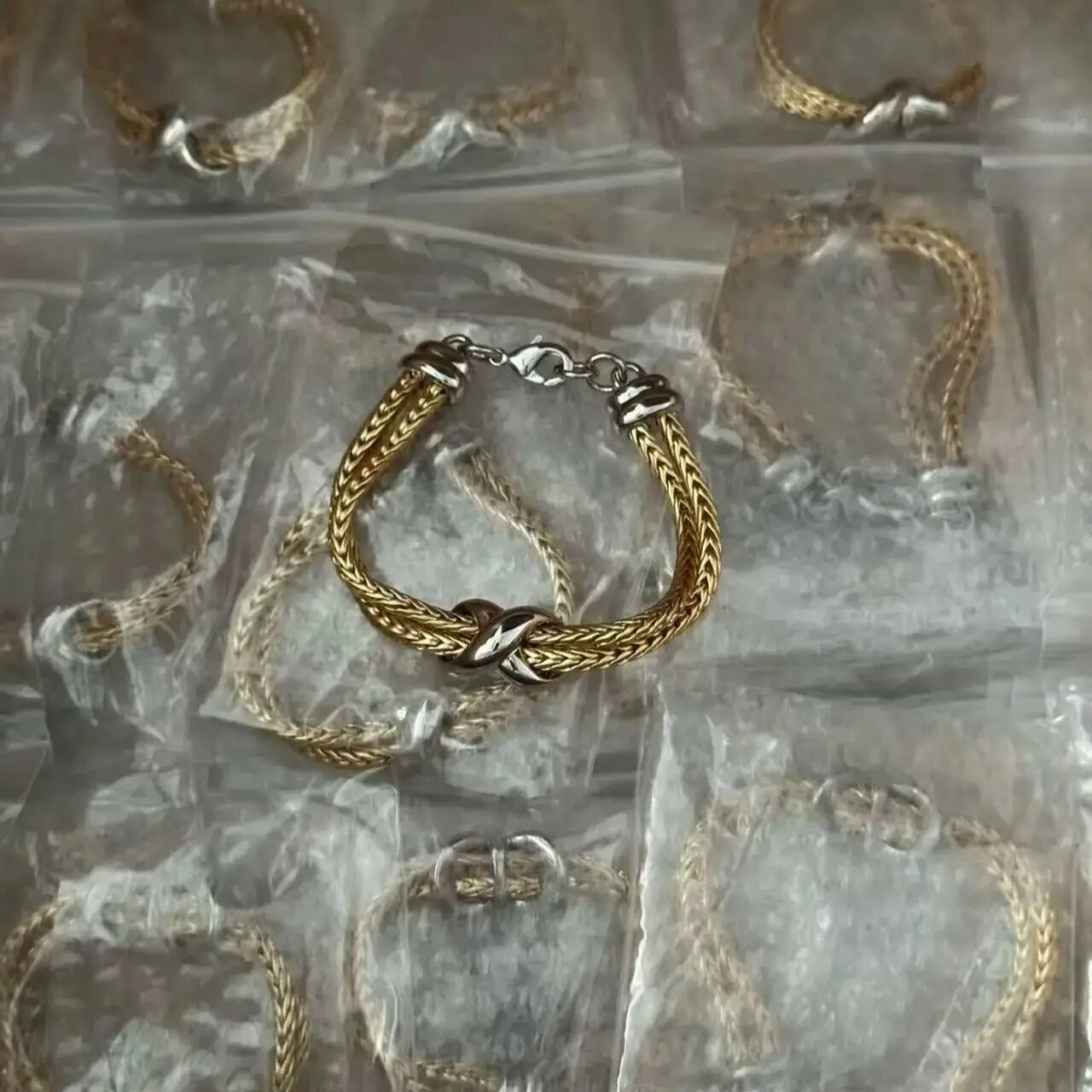 Модные женские украшения bracelet