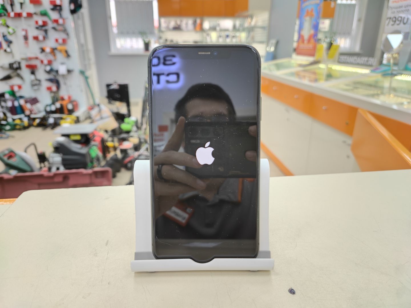 Смартфон Apple iPhone 11 , экран 6.1", камера 12 Мп, NFC, 64gb, черный Б\У