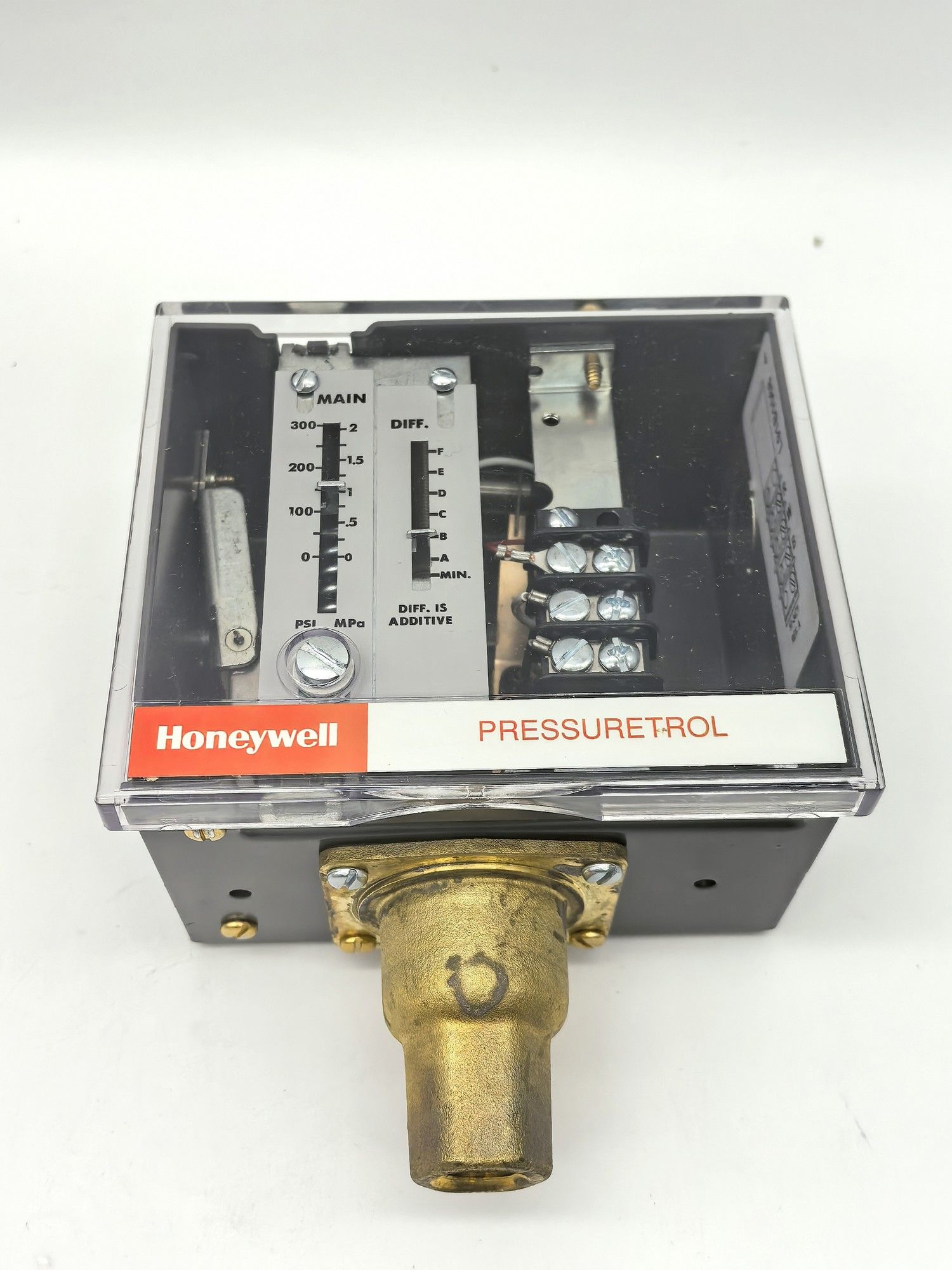 Модуляционный контроллер давления Honeywell L91B1068 для горелок и паровых систем
