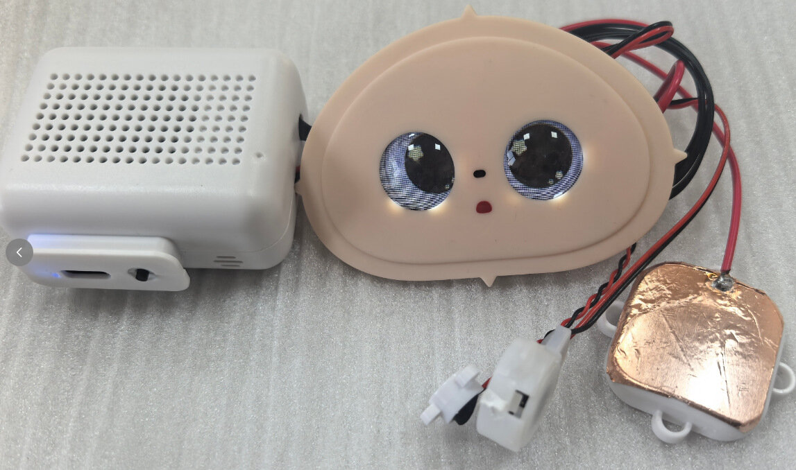 Новая пограничная AI искусственный интеллект разговорная плюшевая кукла милая умная AI плюшевая игрушка Цвет：Граффити