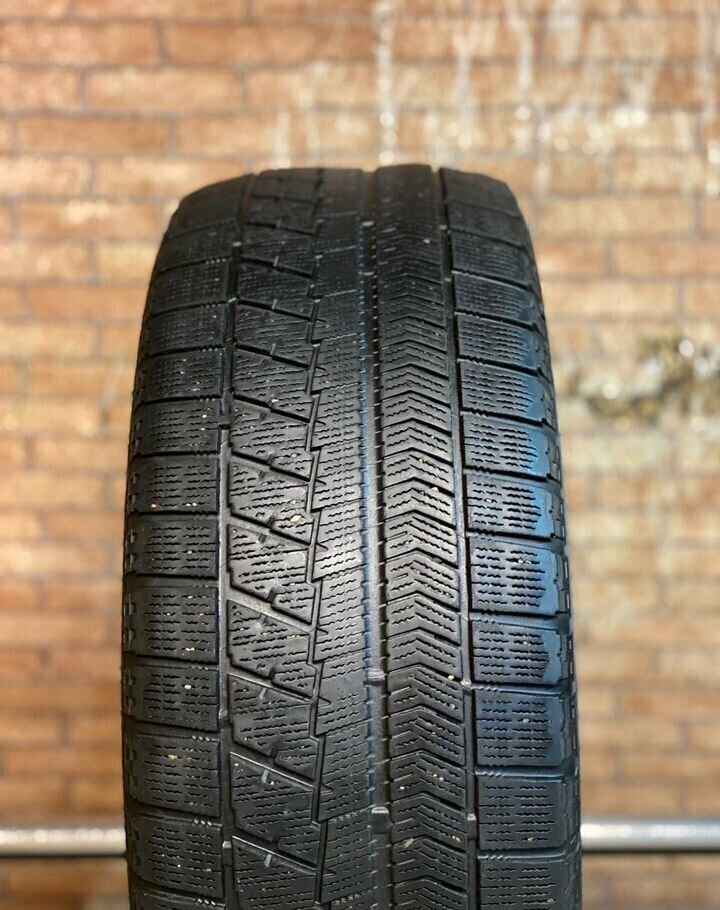 Bridgestone Blizzak VRX 205/55 R16