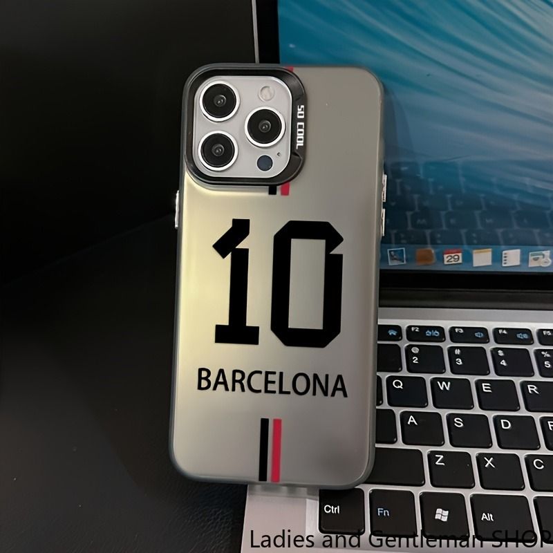 Чехол на Aйфон 17 Про Макс / IPHONE 17 PRO MAX чёрный с крупной цифрой 10 и надписью BARCELONA пластиковый