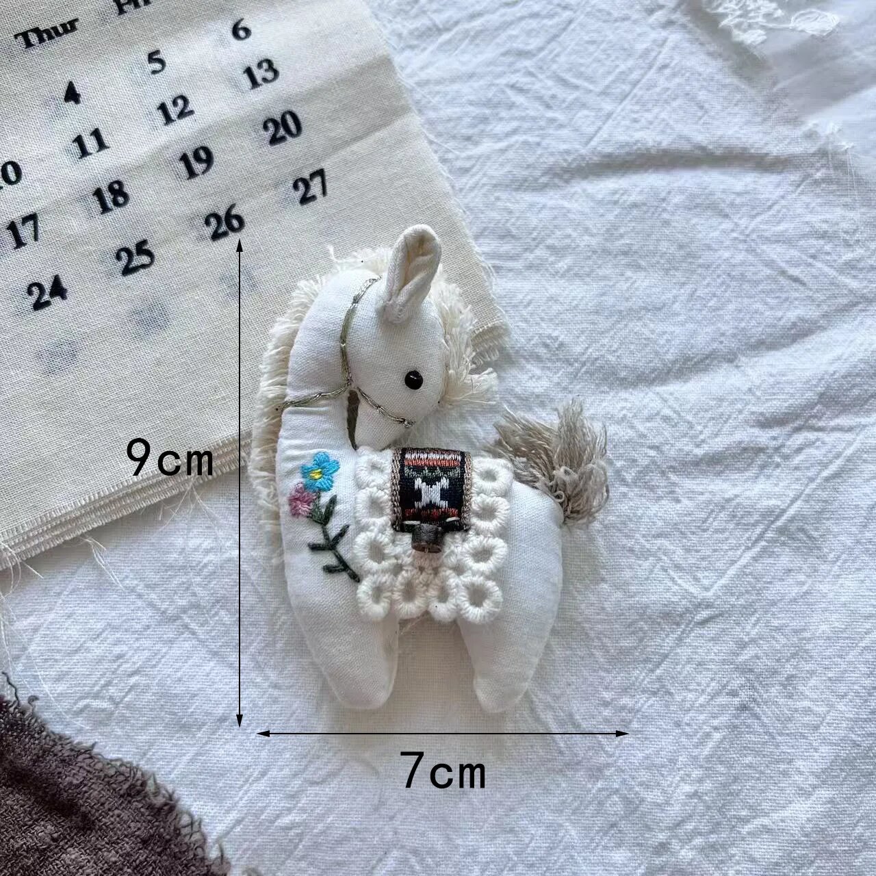 Брошь из ленты с пони для скрапбукинга Белый, Lucky Horse (White E