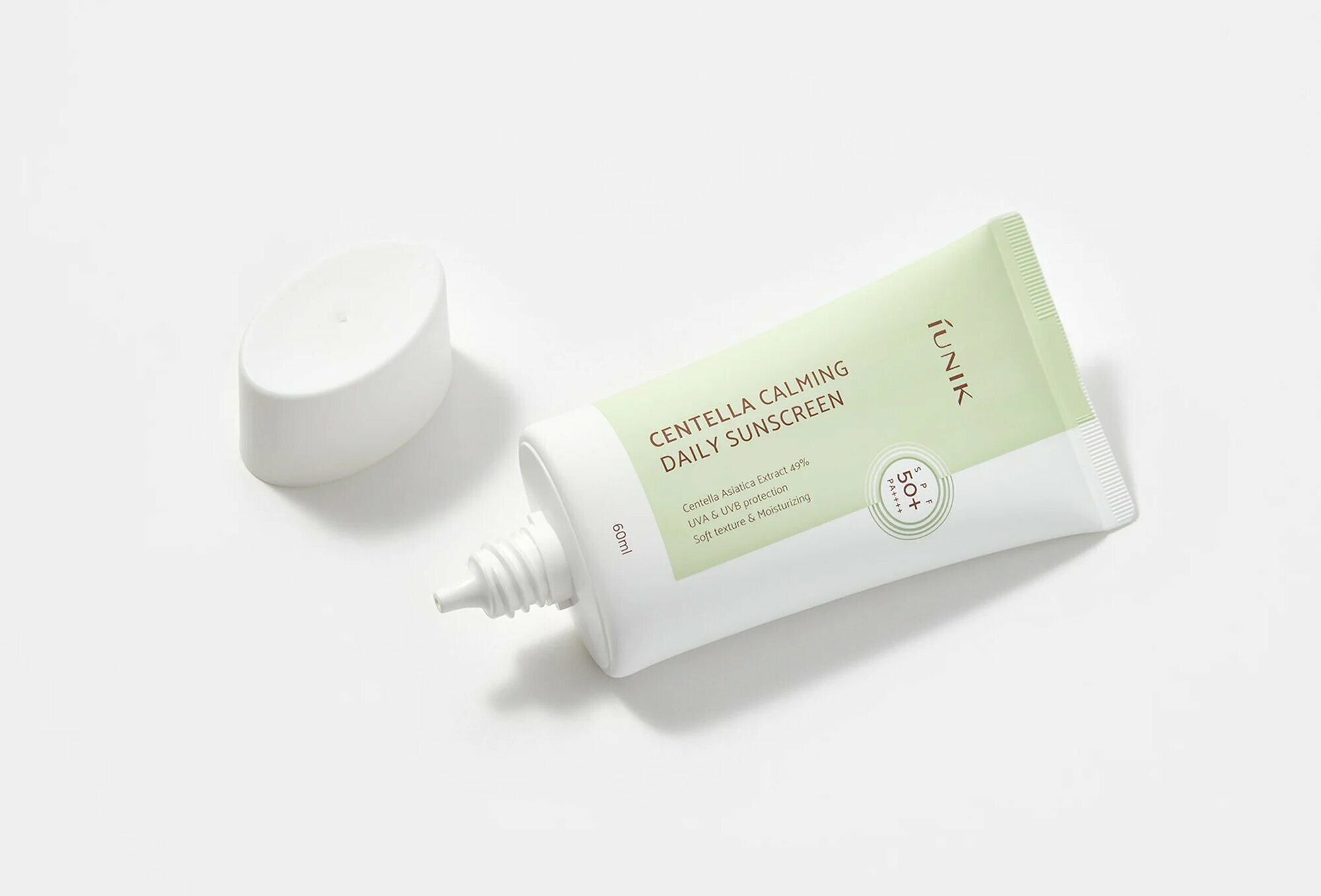 Солнцезащитный крем для лица SPF50 IUNIK Centella Calming Daily Sunscreen 60 мл