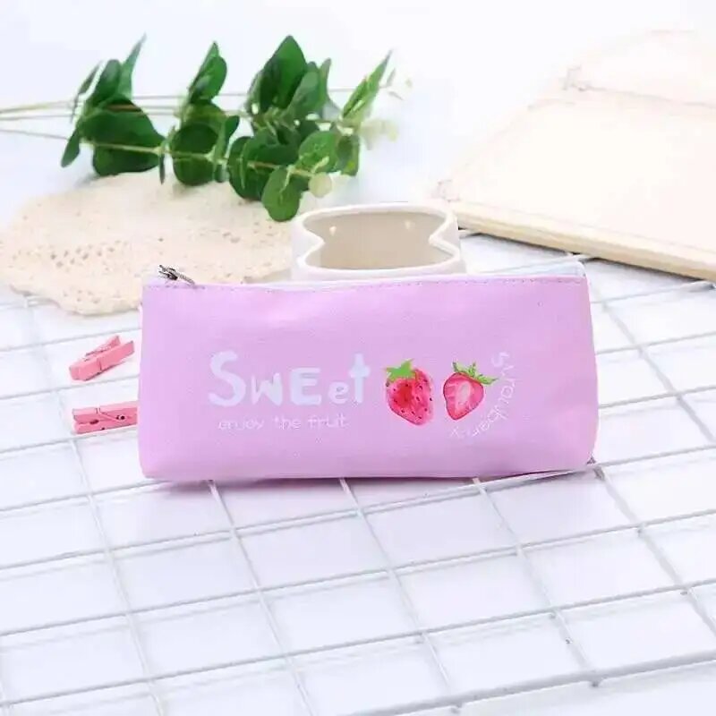 Розовый чехол для карандашей Sweet с клубникой