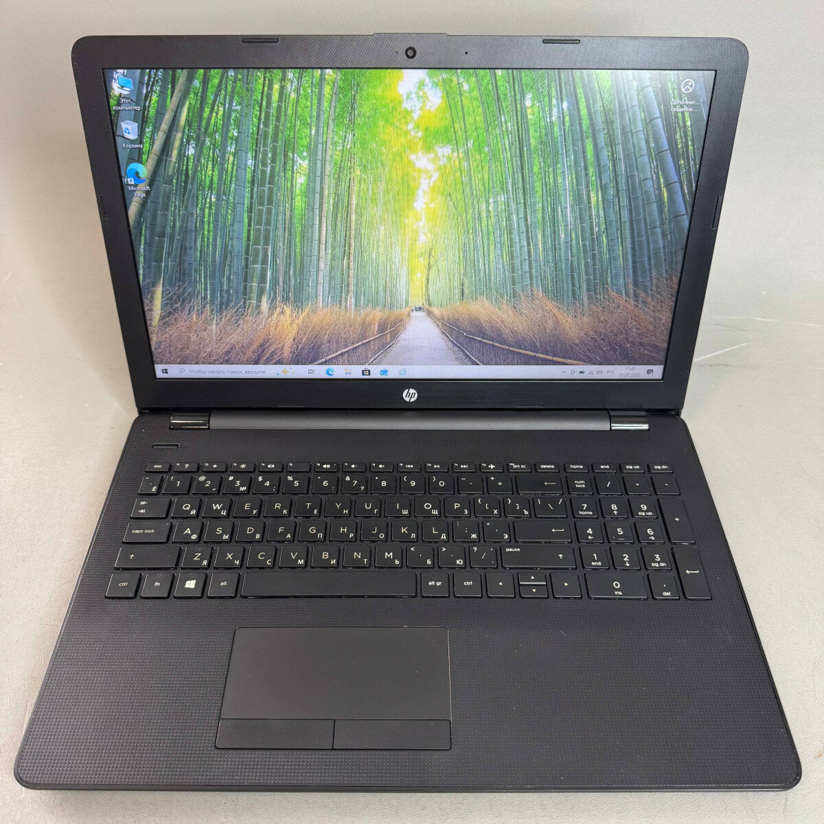 15.6" Ноутбук HP 15-ra049ur черный