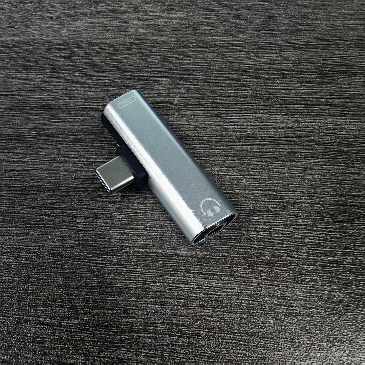 Адаптер USB Type-C на круглый разъем 3.5 мм для наушников и зарядки, серебристый