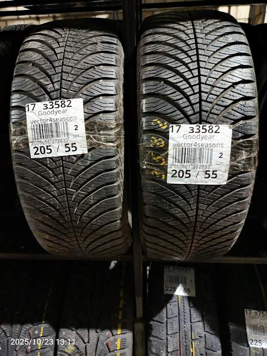 Комплект (2 шт) зимних БУ шин шипованные Goodyear Vector 4Seasons 205/55 R17 30% износ