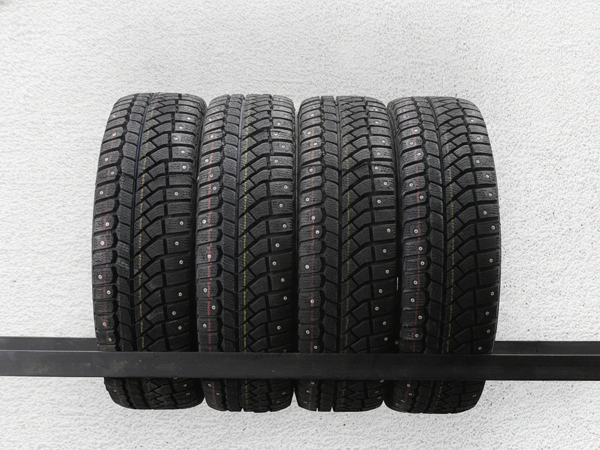 Зимние шины шипованные Viatti Brina Nordico V-522 195/65 R15 5.0% износ PT0010122 TSB052667