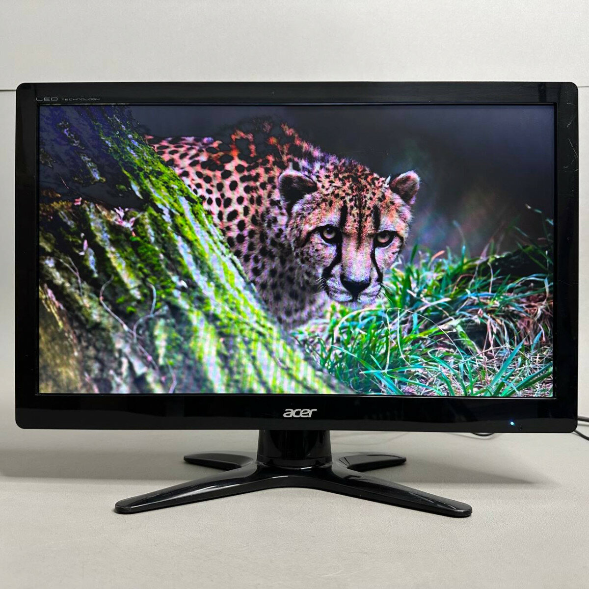 18.5" Монитор Acer G196HQLb, 1366x768, TN, 75Гц, черный