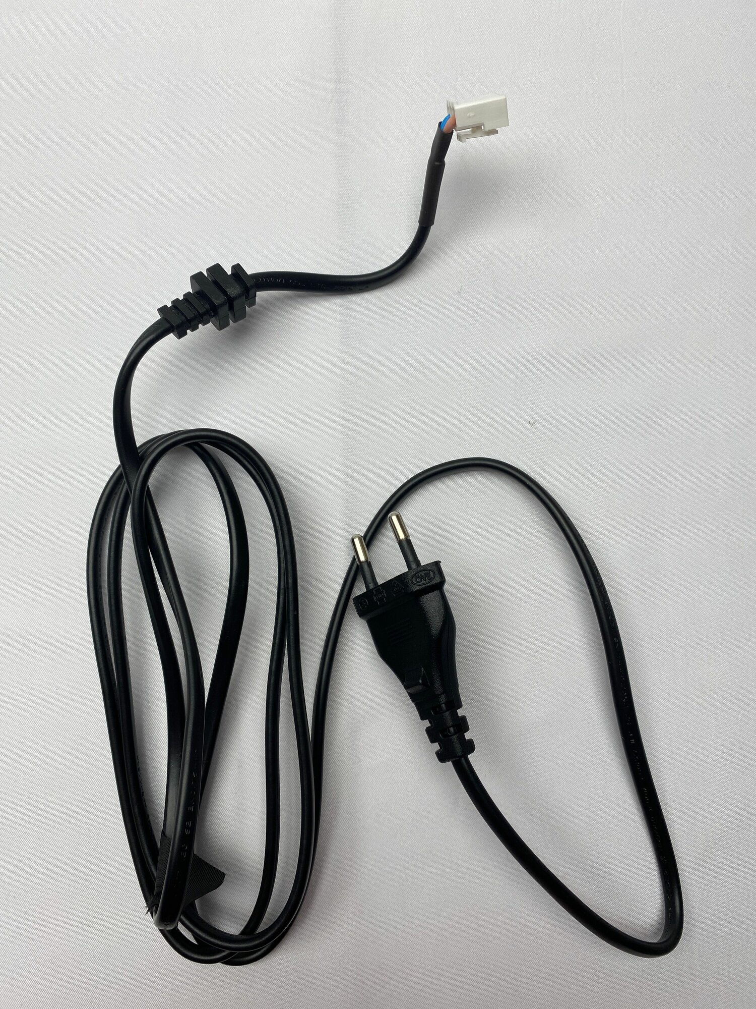 Кабель сетевой интегрированный 220V, для телевизора ACCESSTYLE F32EY1500B