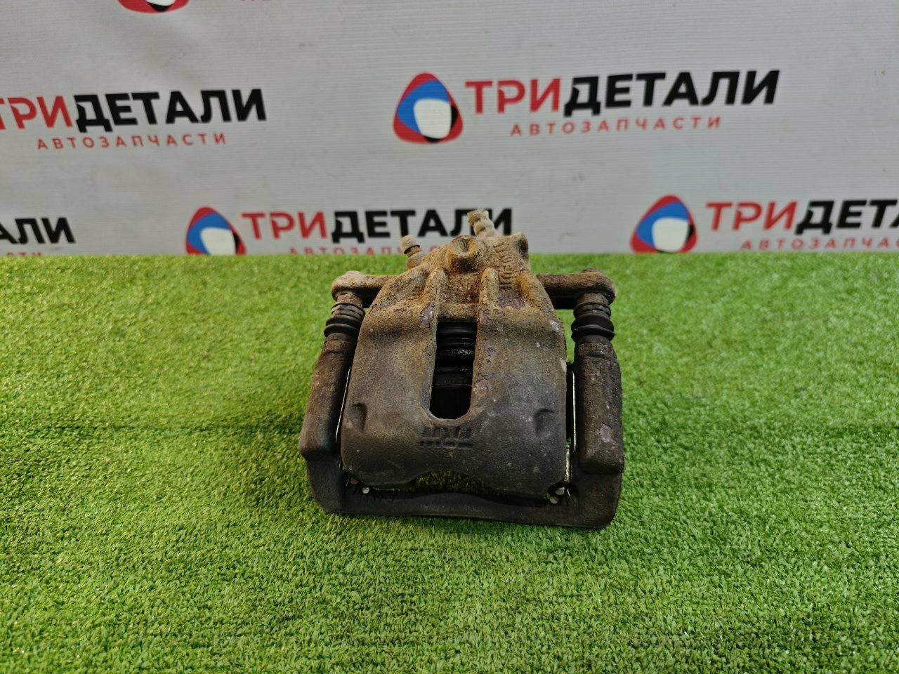 Суппорт тормозной Renault Duster 1.6 H4MD438 2016 перед. прав. (б/у)