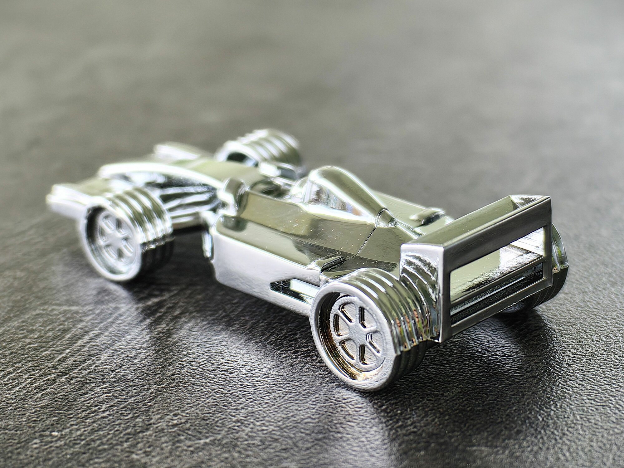 Grand-usb 64 ГБ USB-флеш-накопитель "Машинка" 2.0, USB 2.0, до 15 мб/сек, Металл, серебристый