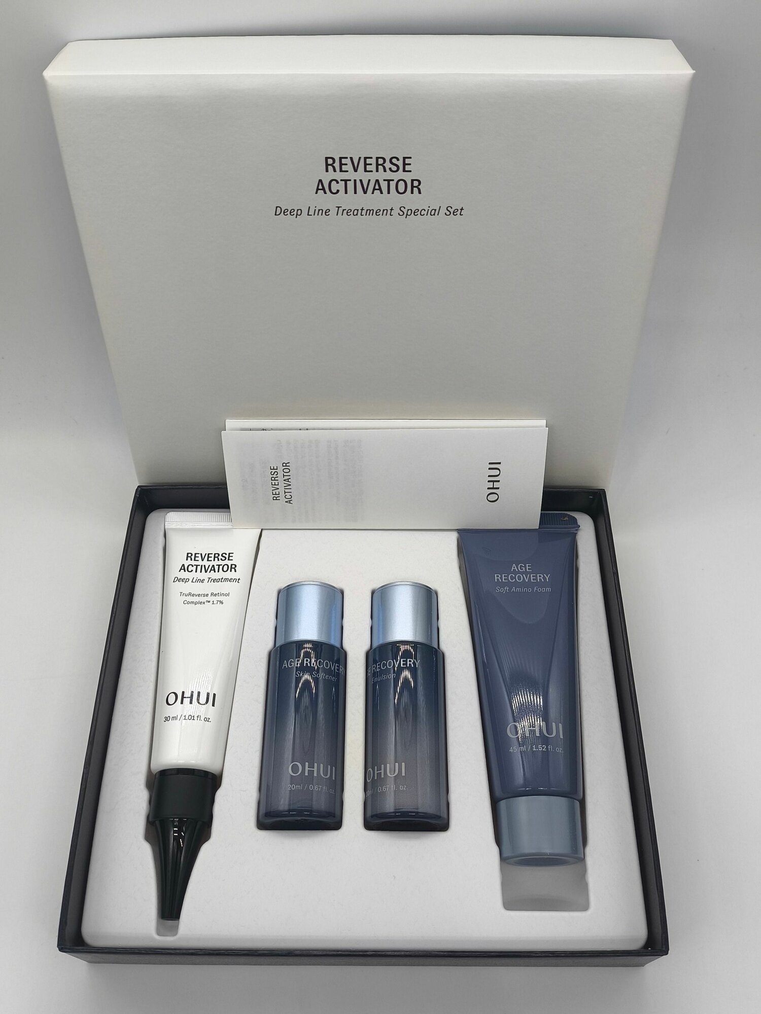 Ohui Корректор с ретинолом в наборе Reverse Activator Deep Line Treatment