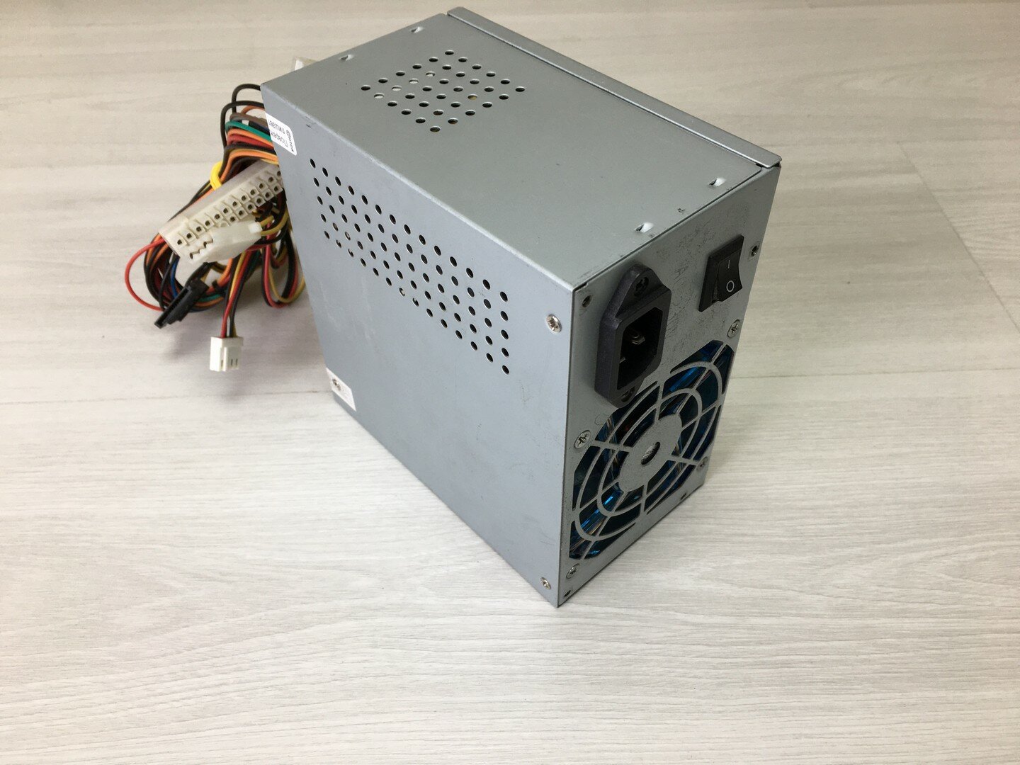 Блок питания 250W RealPower 250X1 24+4/1SATA/80fan ATX
