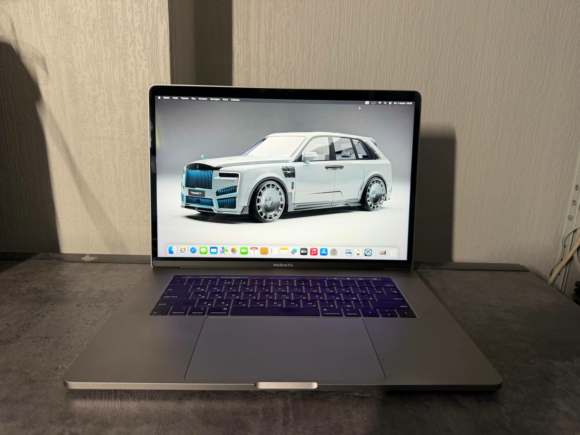 15.4" Ноутбук Apple MacBook Pro 15 Mid 2019 2880x1800, Intel Core i7 2.6 ГГц, RAM 16 ГБ, DDR4, SSD 512 ГБ, AMD Radeon Pro 555X, macOS, серый космос
