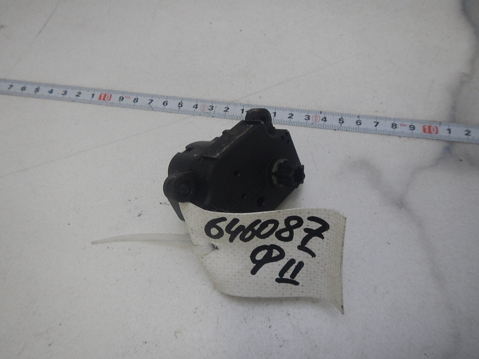 Б/У Моторчик заслонки отопителя, Ford (Форд)-FOCUS 2 (08-11) FORD FOCUS 2 (08-11) Без видимых повреждений. 646087 FORD а...