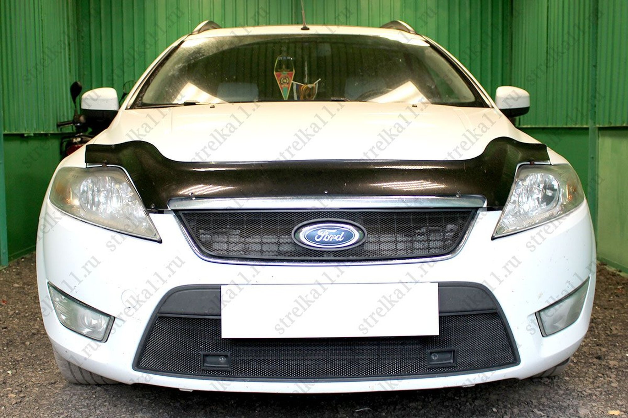Защитная сетка радиатора с окантовкой и защелками для Ford Mondeo 2007-2010 (IV), 2шт, с ПТ