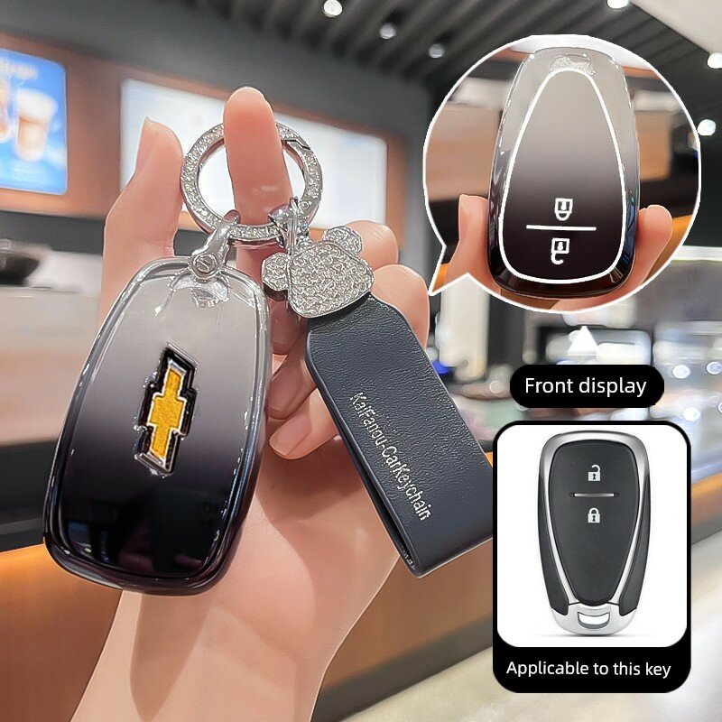 Ключевой чехол Chevrolet Spark с 2 кнопками и брелоком с головой медведя и стразами в градиентном черном цвете