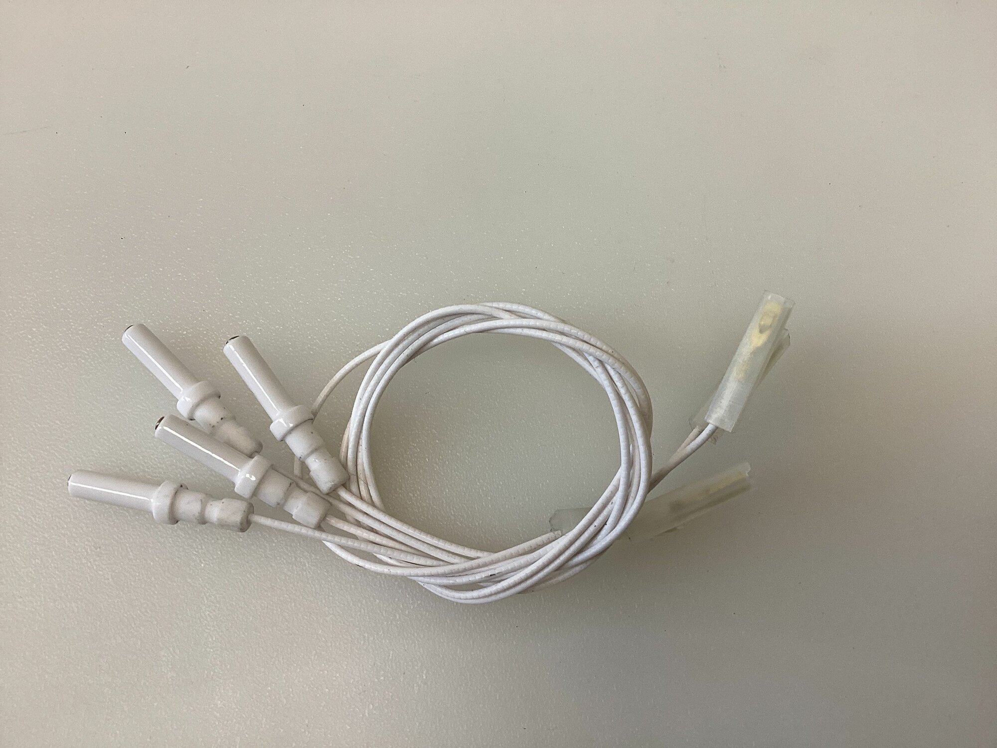 Свеча конф. Комплект (4 шт.), для газовой плиты Flama RG2428W