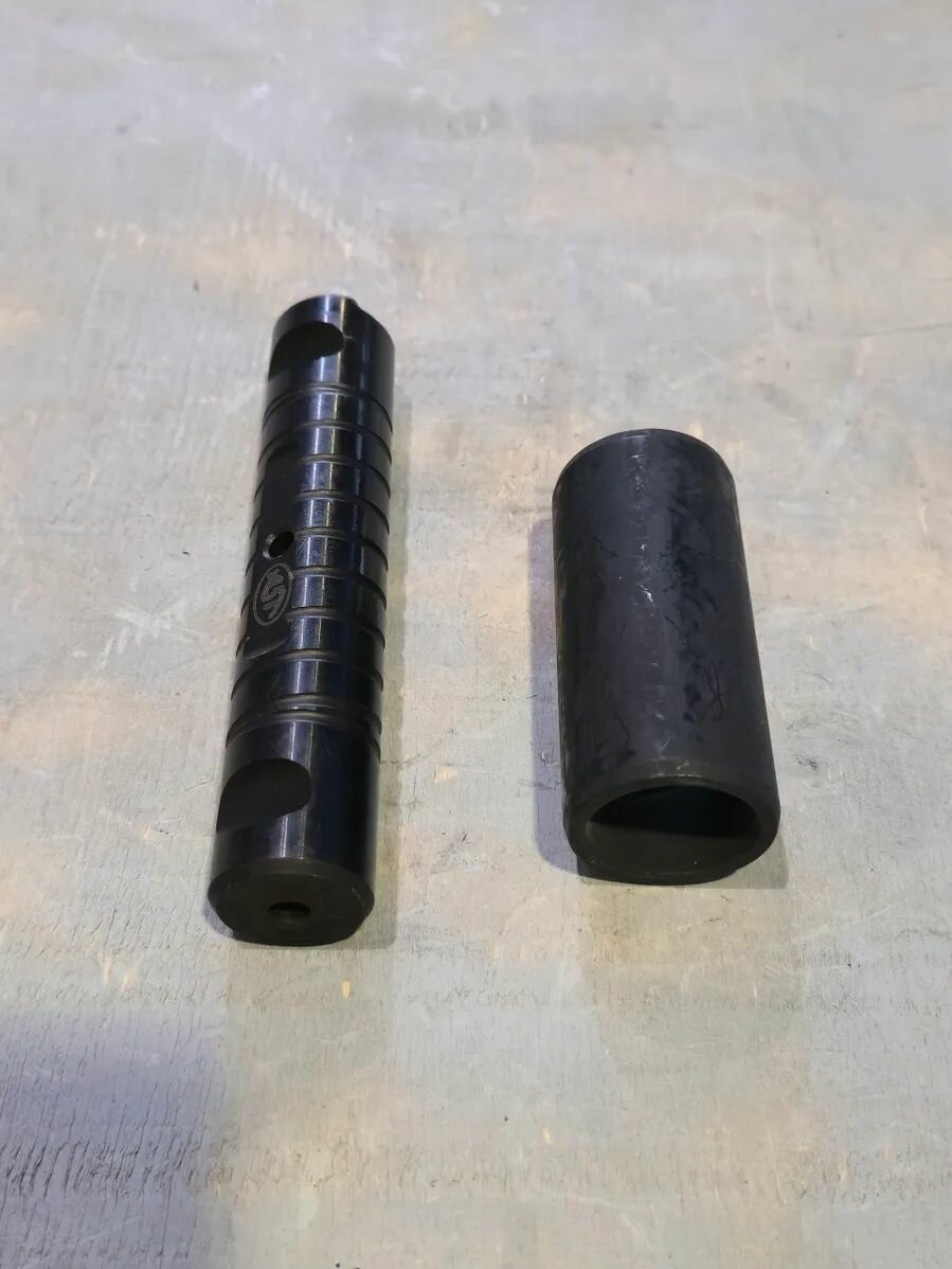 Палец рессоры передней с втулкой SH, HOWO, FOTON 4189,4259 (AST1117, WG9100520665) (AST Silver)
