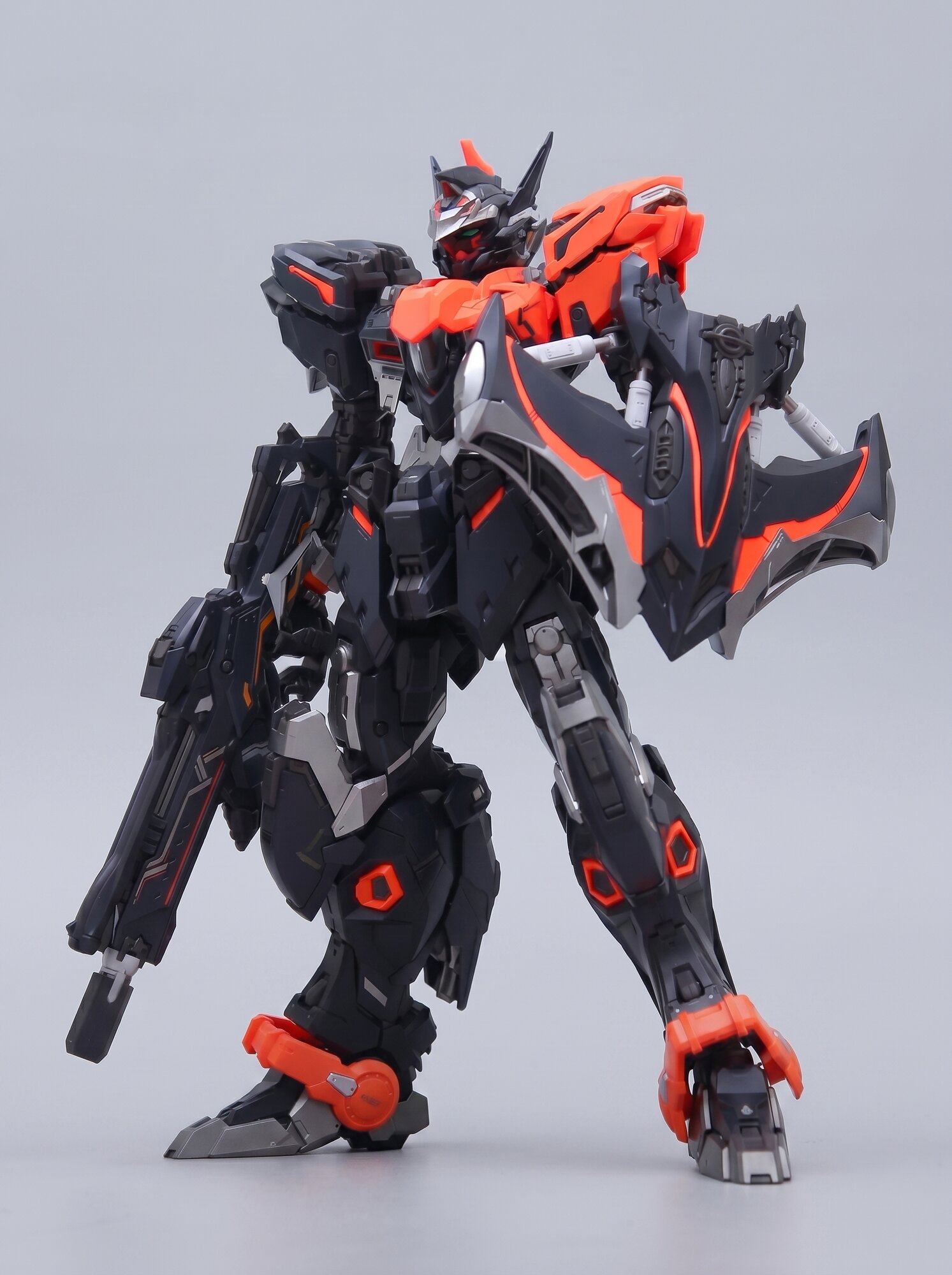 Фигурка Gundam In Era+ Thunderbolt Extreme MG, сборная, масштаб 1:100