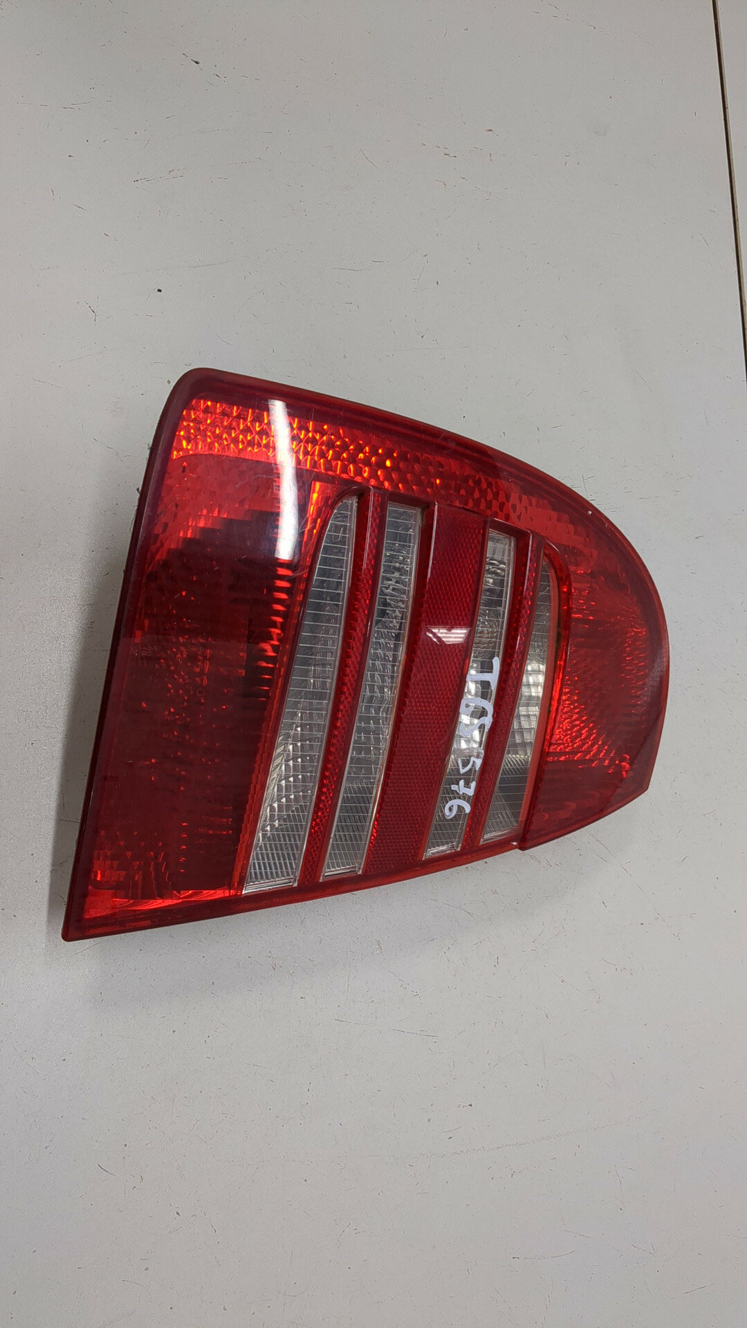 Фонарь (задний) левый Skoda SuperB Б/У