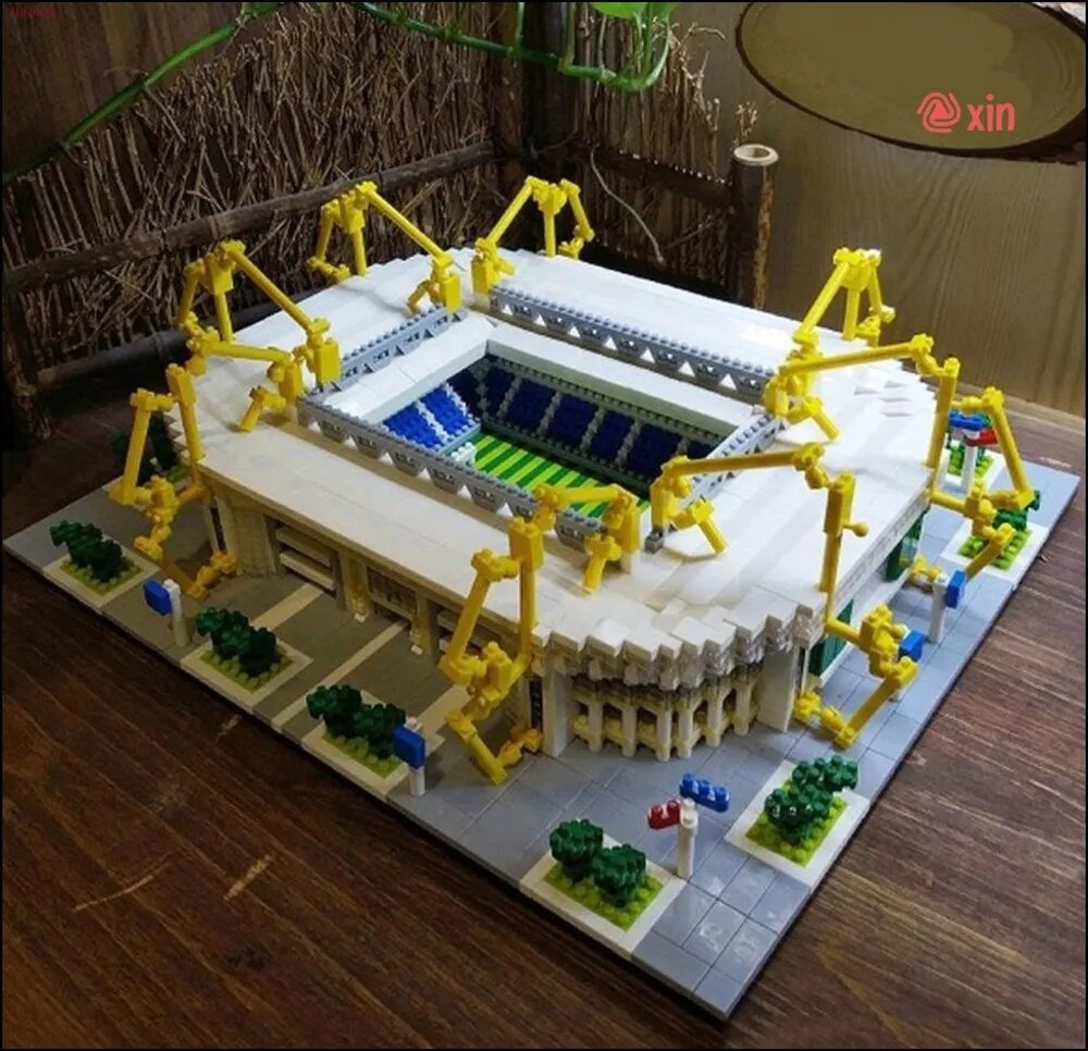 Конструктор стадиона Сигнал Идуна Парк BVB Borussia Dortmund 09, количество деталей 251-500, для мальчиков — фото 1