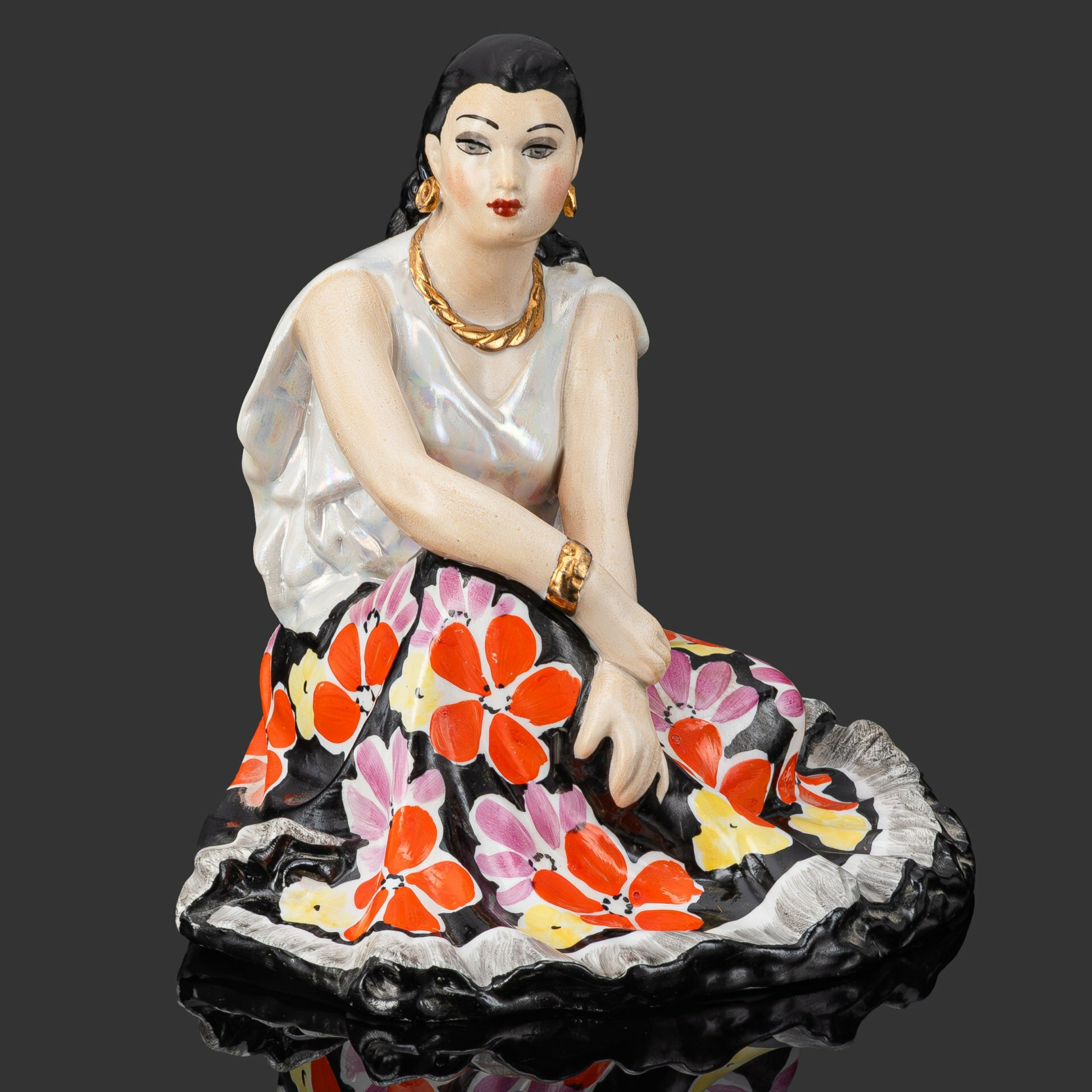 Статуэтка "Цыганка Земфира", скульптор А. Д. Бржезицкая, фарфор, роспись, люстр