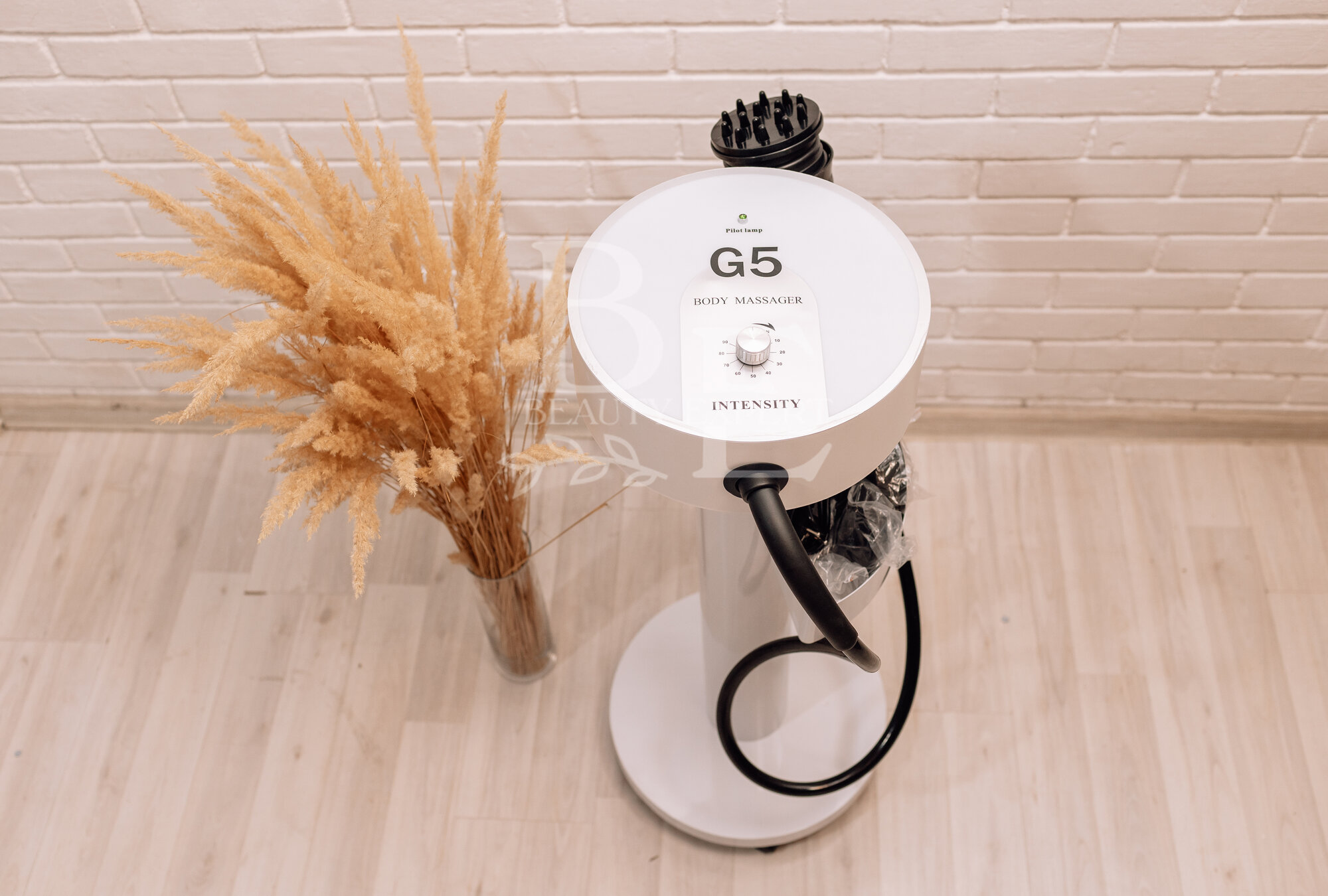 Аппарат вибромассажа Digital Cosmetology Shop Turbo G5, белый, напольный