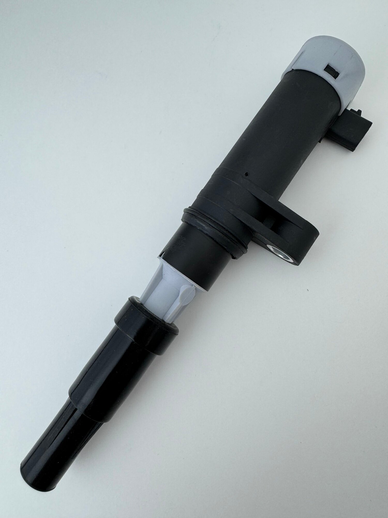 Катушка зажигания 8200568671. Для Renault Logan, Largus, Duster, Megane с двигателями K4M, F4R. 16 клапанные двигатели.