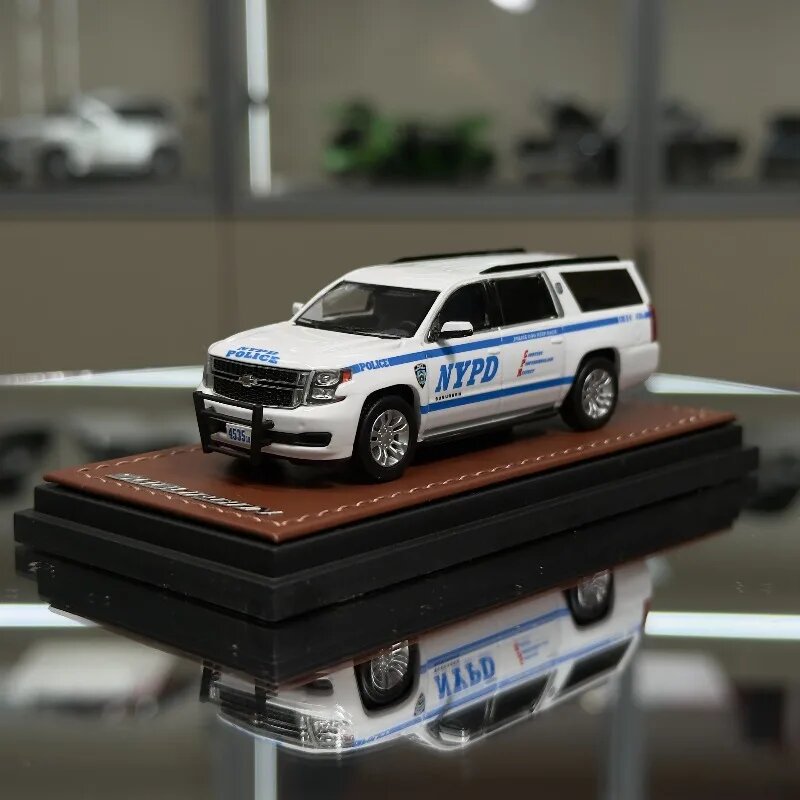 Металлическая модель автомобиля Ford CV NYPD 1:64 TAKARA TOMY