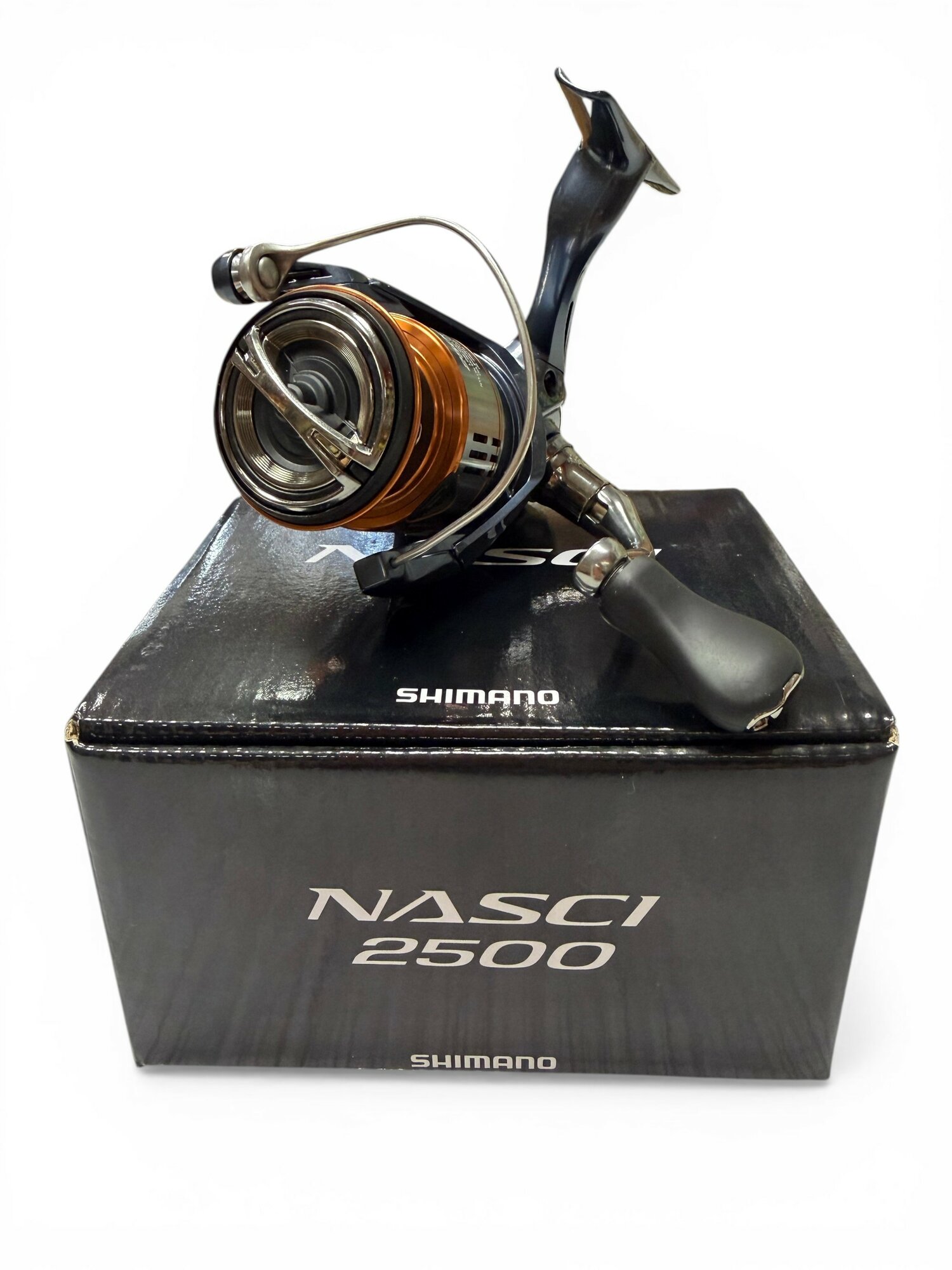 Катушка рыболовная SHIMANO 26 Nasci 2500 5.0:1 передний фрикцион